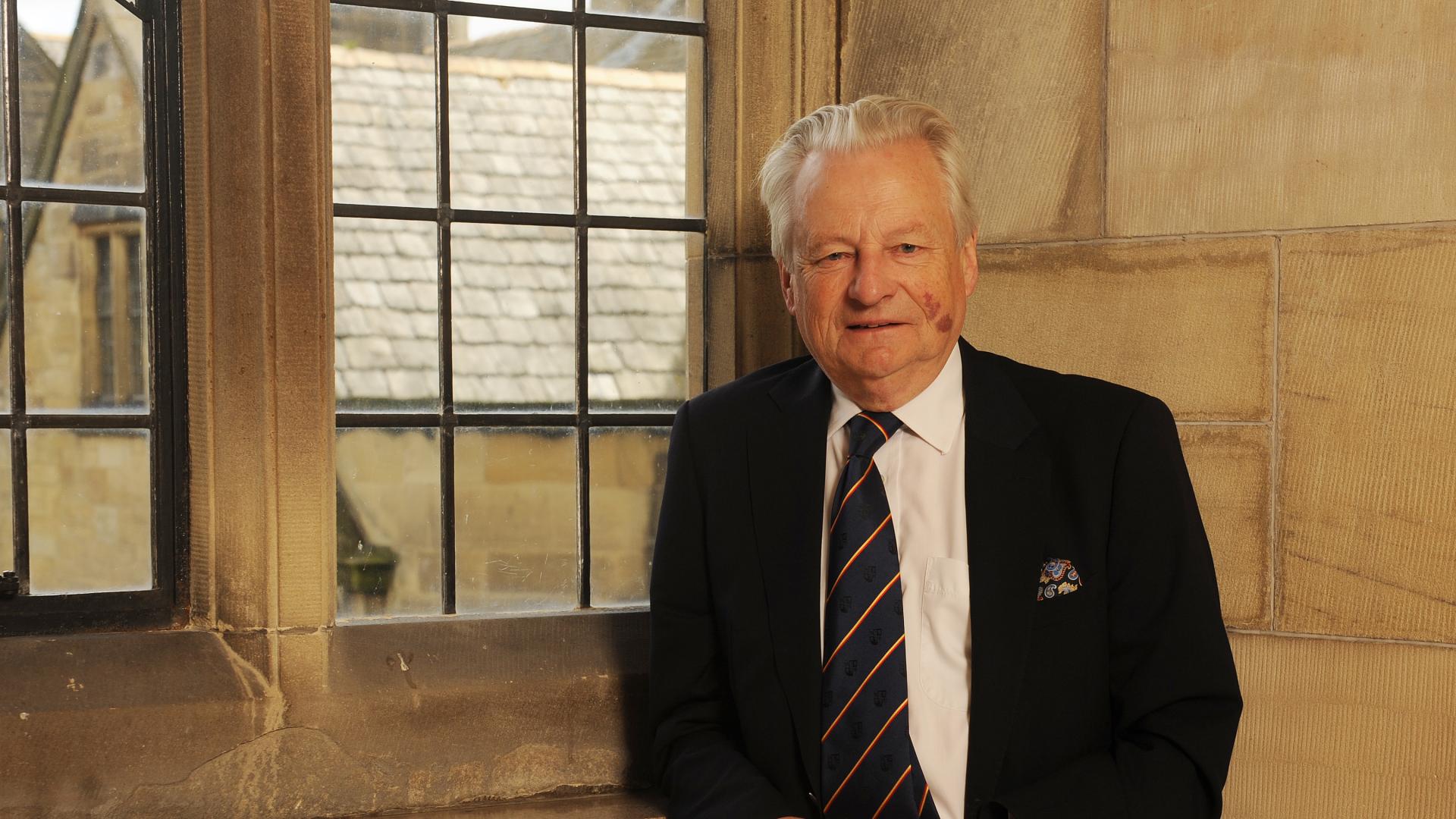 Lord Dafydd Elis-Thomas 1946-2025 | Bangor University